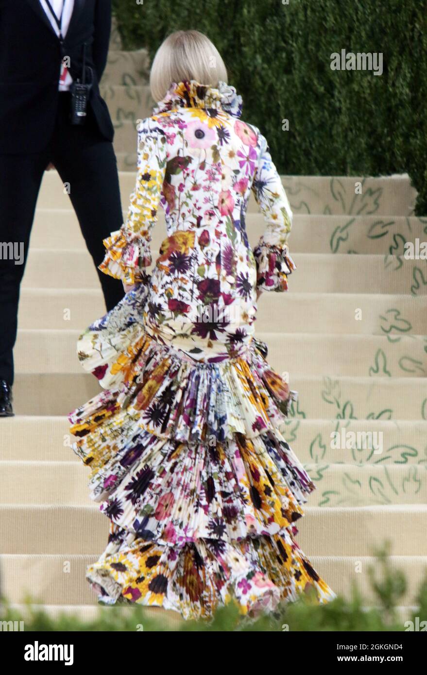 Anna wintour met gala hi-res stock photography and images - Alamy