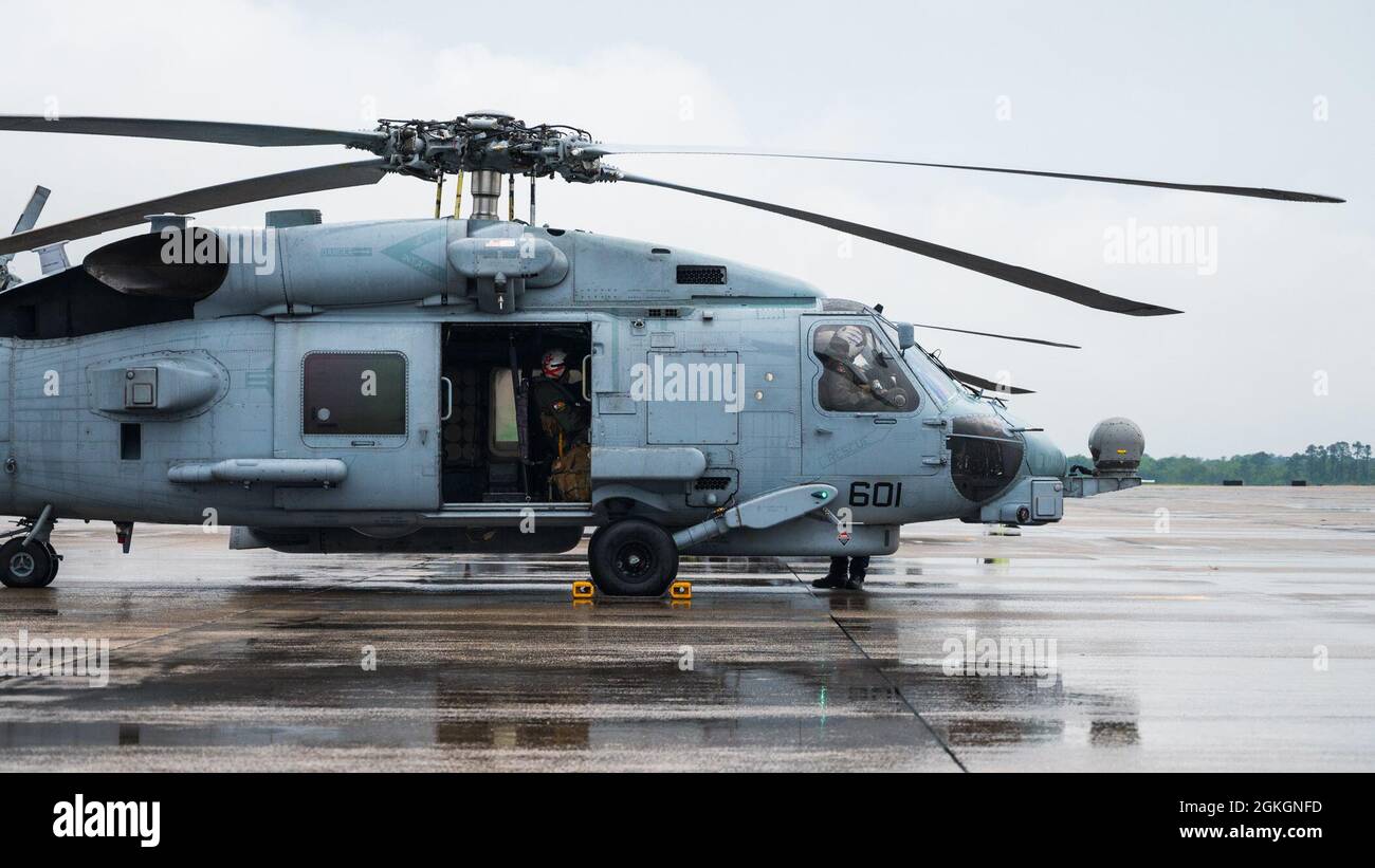 A Navy MH-60R Seahawk, assigned to HSM-60 of NAS Jacksonville, Fla ...