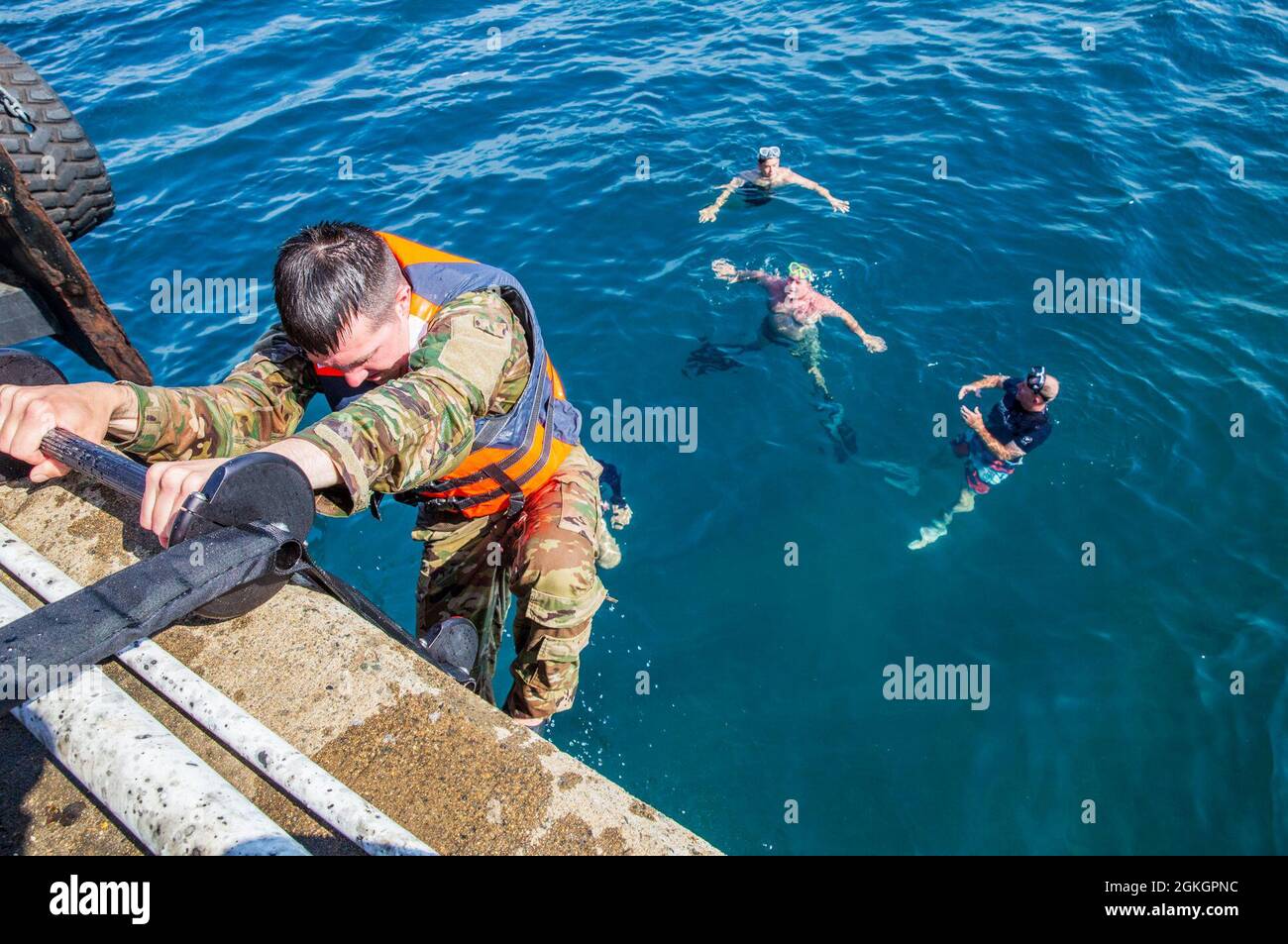 U.S. Army and Air Force members with Joint Task Force-Bravo, Soto Cano ...