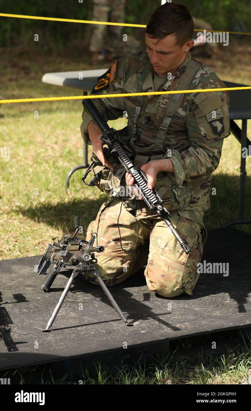 1LT Andrew Farrell, 101st Airborne Division (Air Assault) participates ...