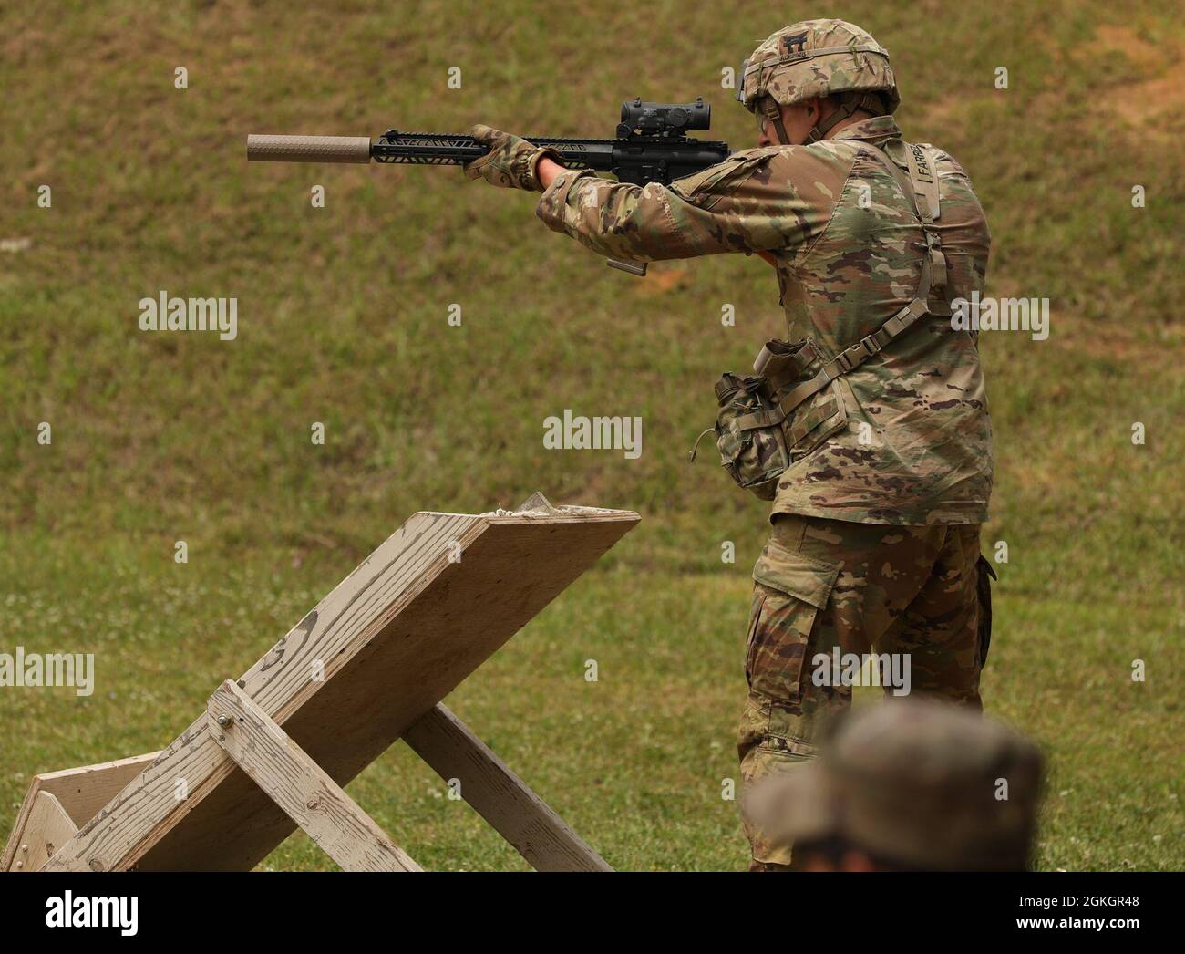 1LT Andrew Farrell, 101st Airborne Division (Air Assault) takes part in ...