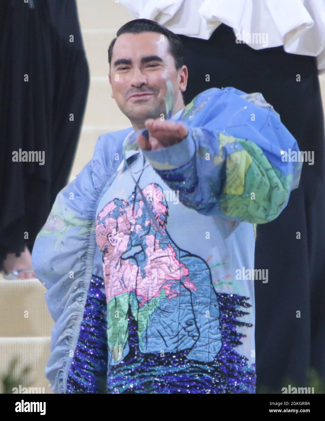 Dan levy met gala hi-res stock photography and images - Alamy