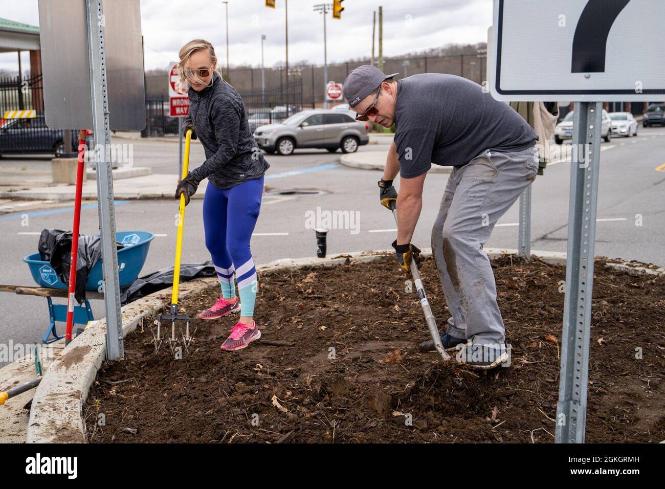 210417-N-EJ843-0038 GROTON, Conn. (April 17, 2021) Lt. Derek Simons, a ...