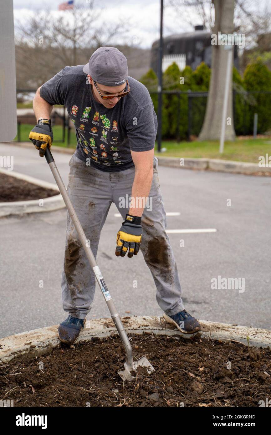 210417-N-EJ843-0036 GROTON, Conn. (April 17, 2021) Lt. Derek Simons, a ...