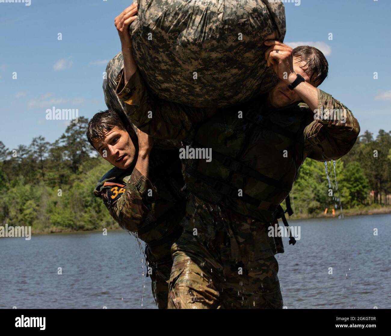 1st Lt. Vince Palkowski and 1st Lt. Alastair, assigned to 75th Ranger ...