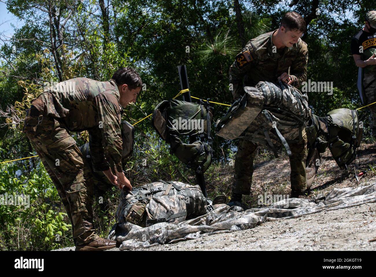 1st Lt. Vince Palkowski and 1st Lt. Alastair, assigned to 75th Ranger ...
