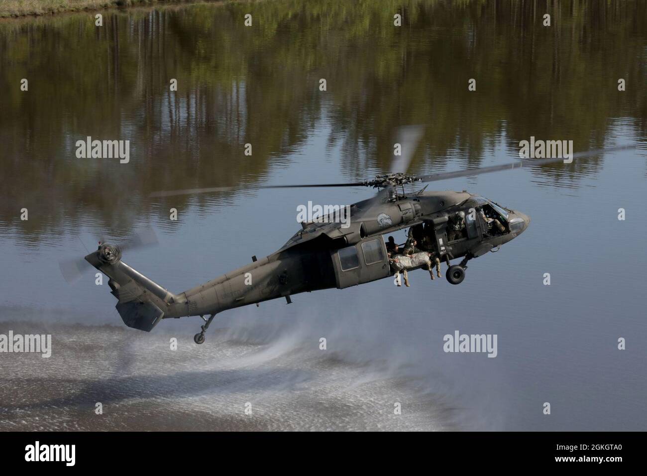 U.S. Army Rangers participate in the Combat Water Survival Assessment ...