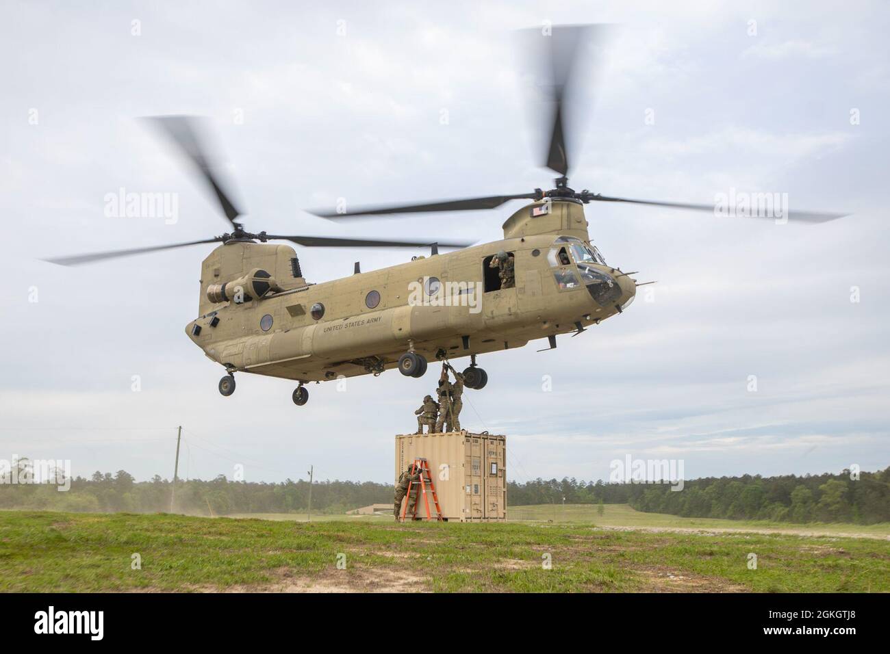 Soldiers with Company B, 1st Battalion, 111th Aviation Regiment ...