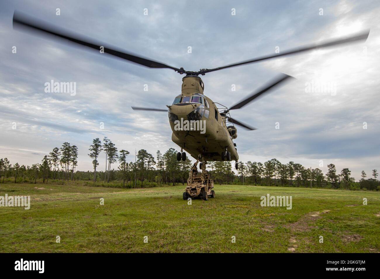 Soldiers with Company B, 1st Battalion, 111th Aviation Regiment ...