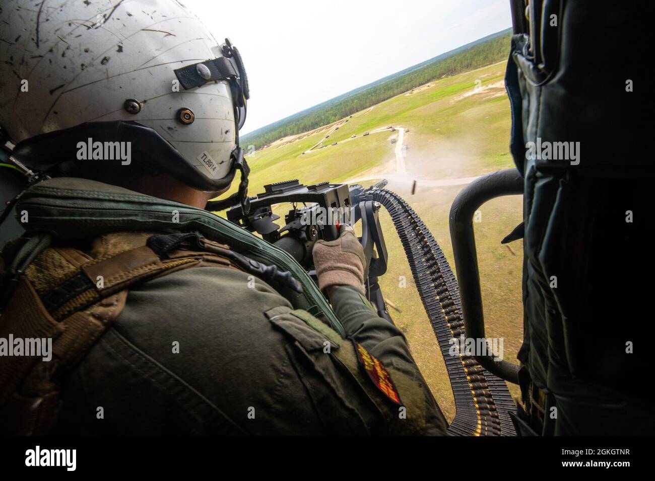 U.S. Naval Aircrewman (Helicopter) Petty Officer 2nd Class Tanner ...