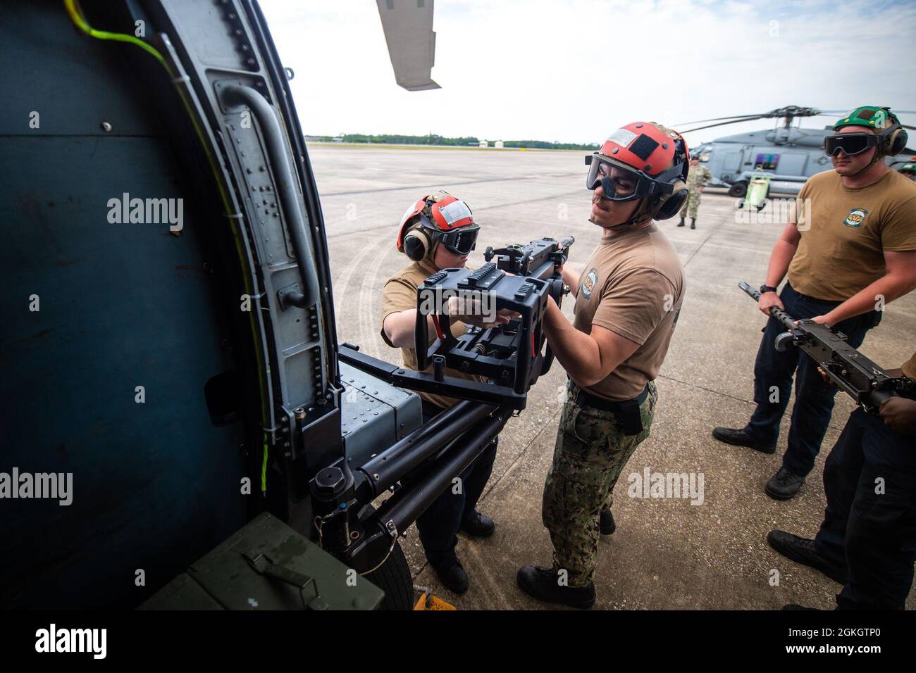 U.S. Navy personnel, from the Naval Air Reserve Station in Jacksonville ...