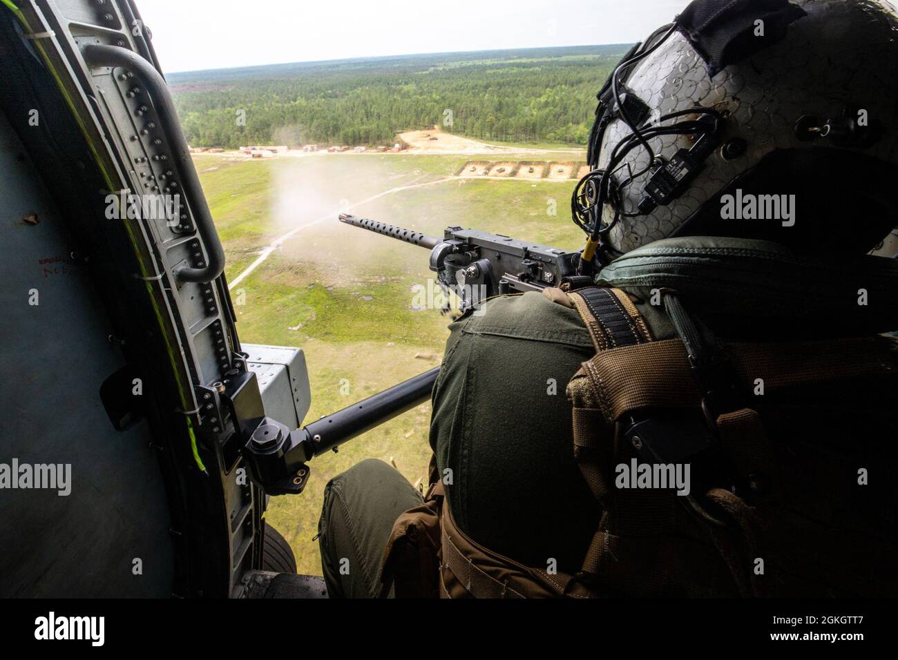 U.S. Naval Aircrewman (Helicopter) Petty Officer 1st Class Jason ...