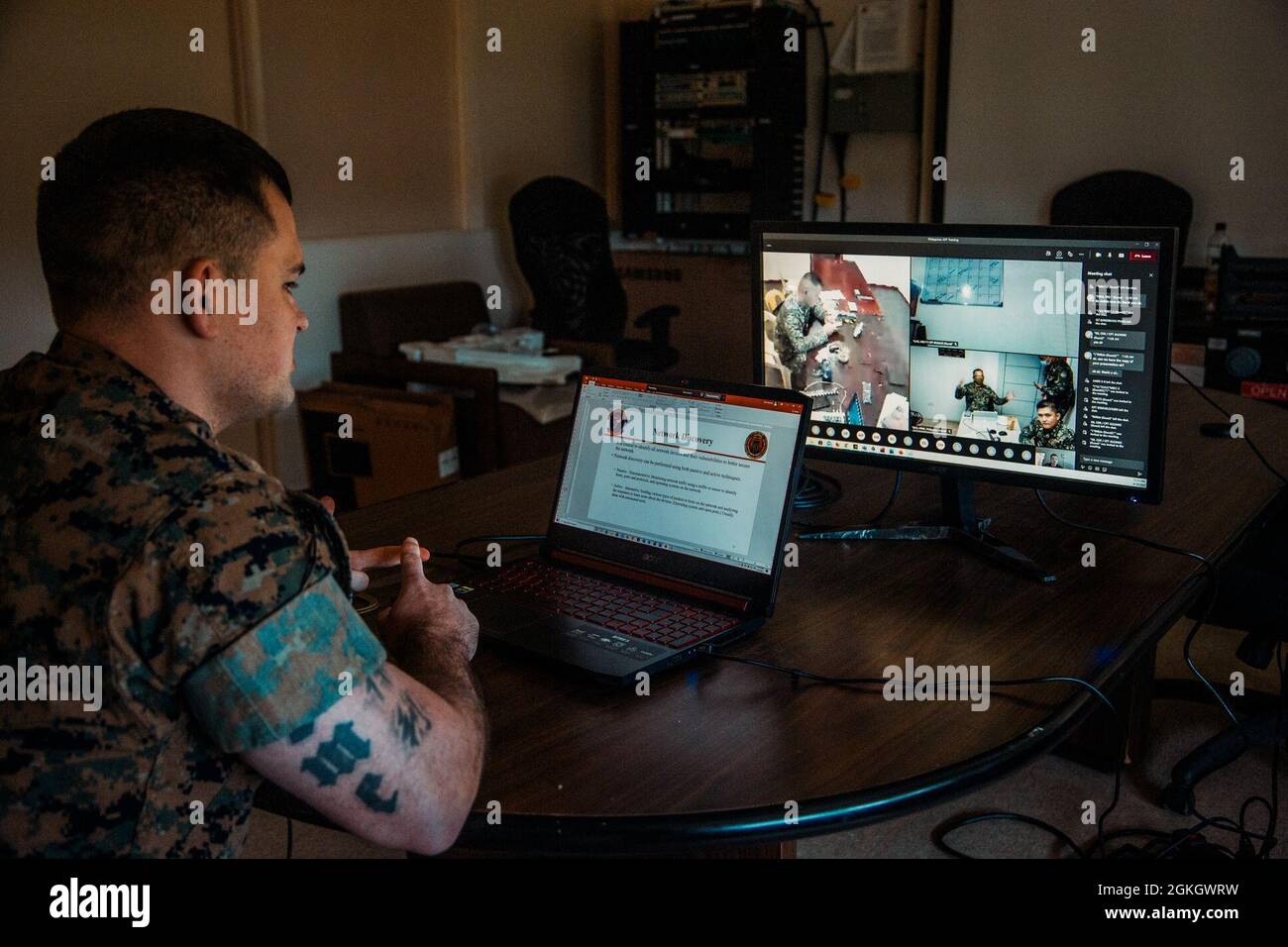 U.S. Marine Corps Gunnery Sgt. Christopher Brown, a Defensive ...