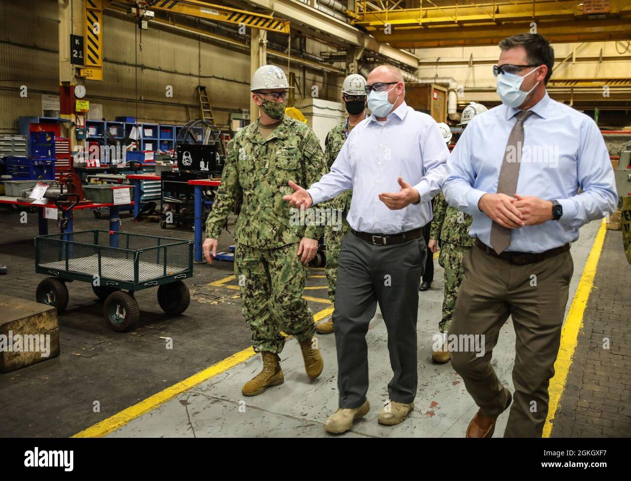Adm. William Lescher, Vice Chief of Naval Operations, touring Code 930 ...