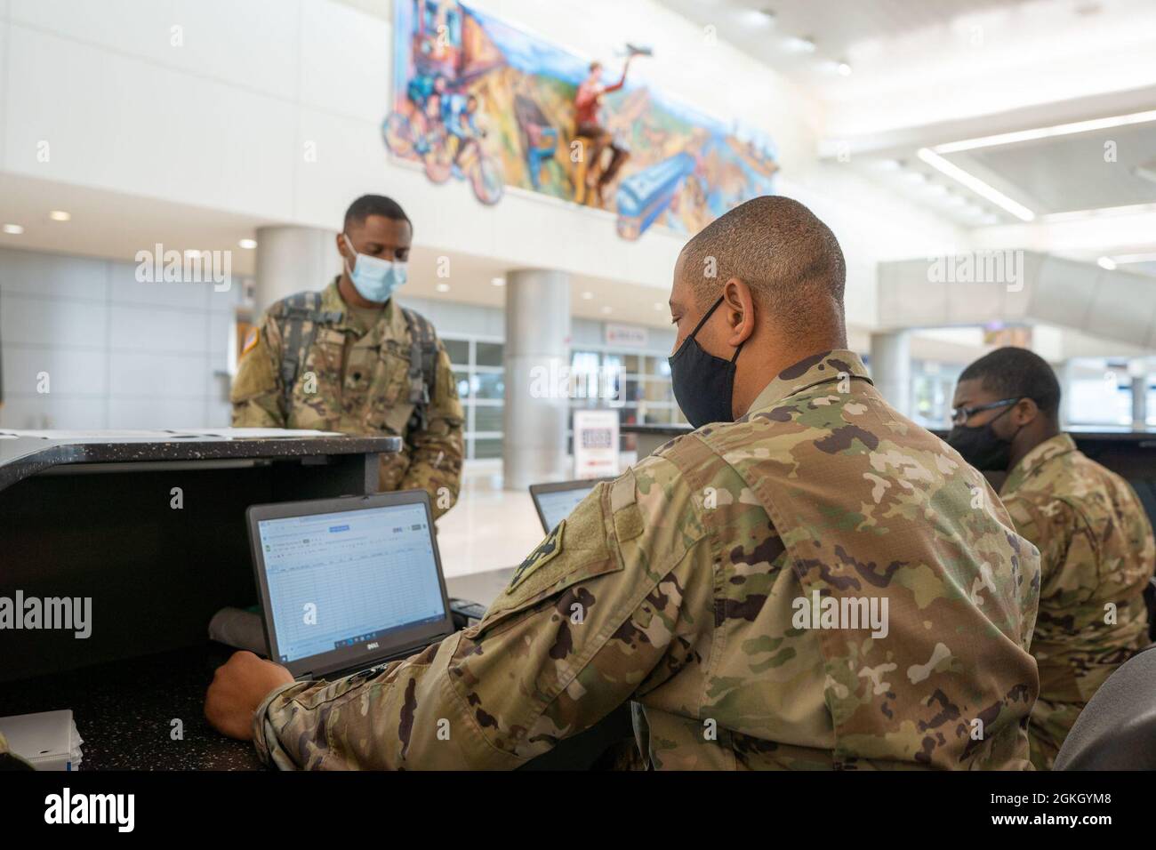 143rd expeditionary sustainment command hi-res stock photography and ...