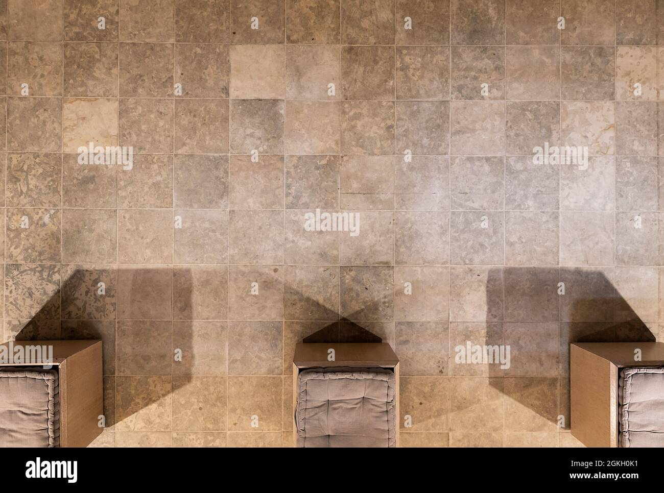 Rectangular museum building hi-res stock photography and images - Alamy