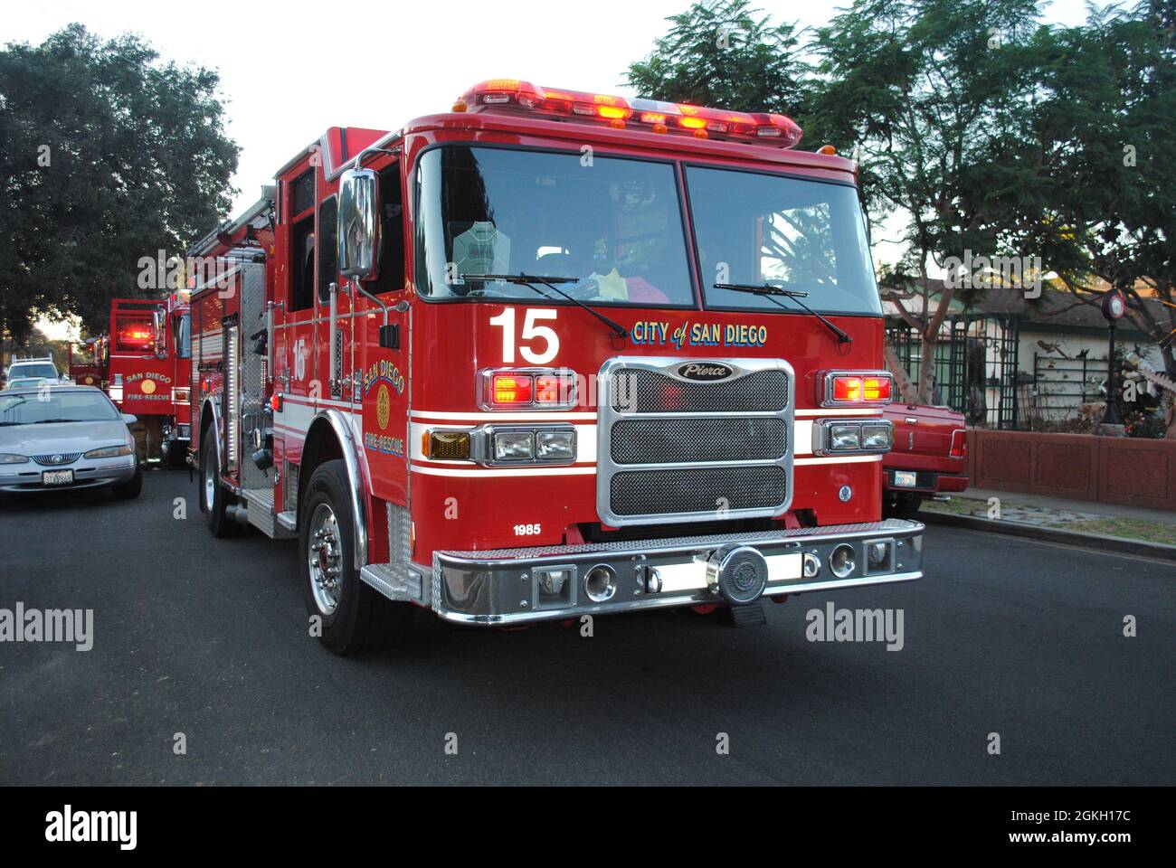 Fire engine responding hi-res stock photography and images - Alamy