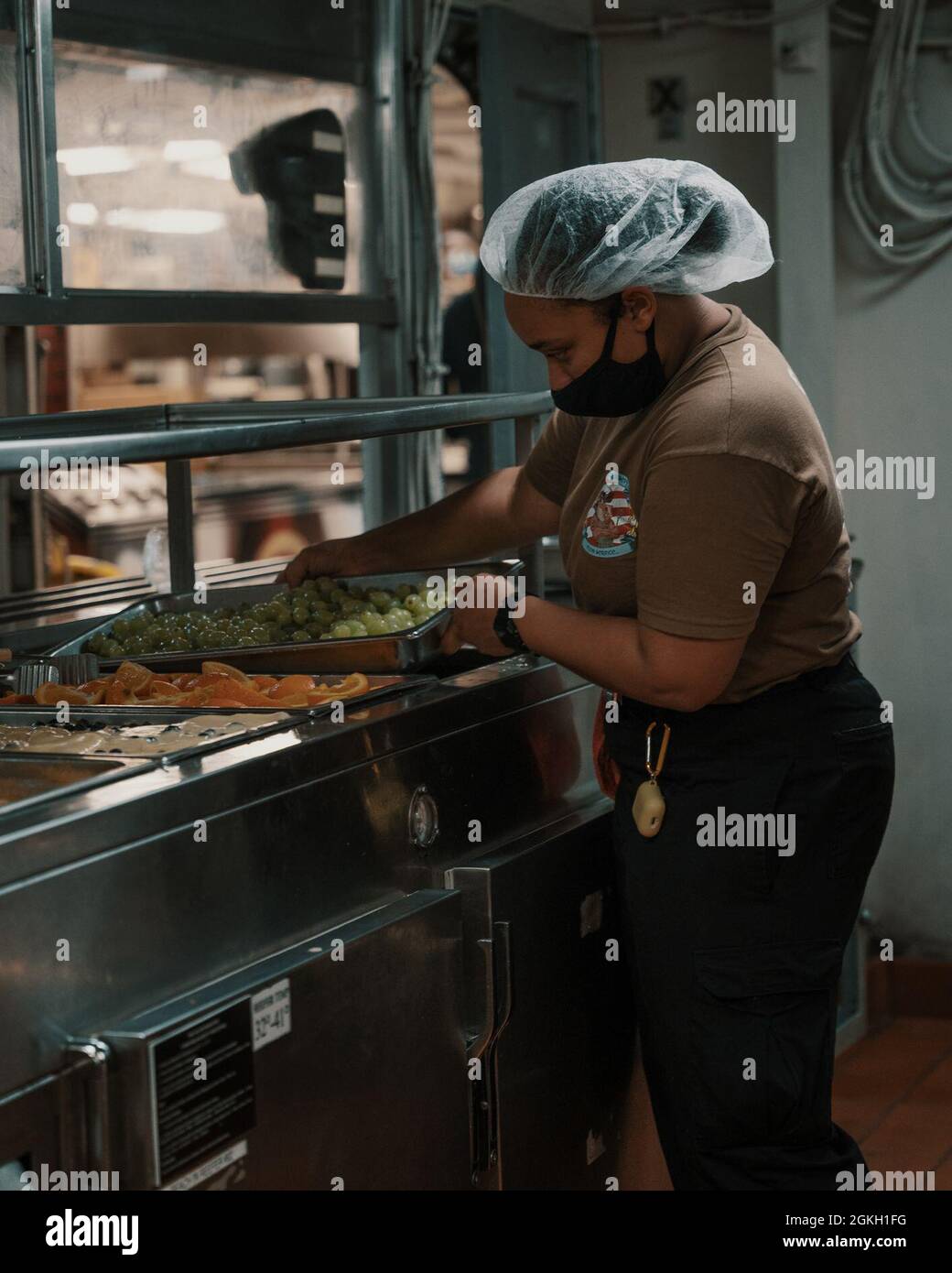 PACIFIC OCEAN (April 20, 2021) – U.S. Navy Culinary Specialist Seaman ...