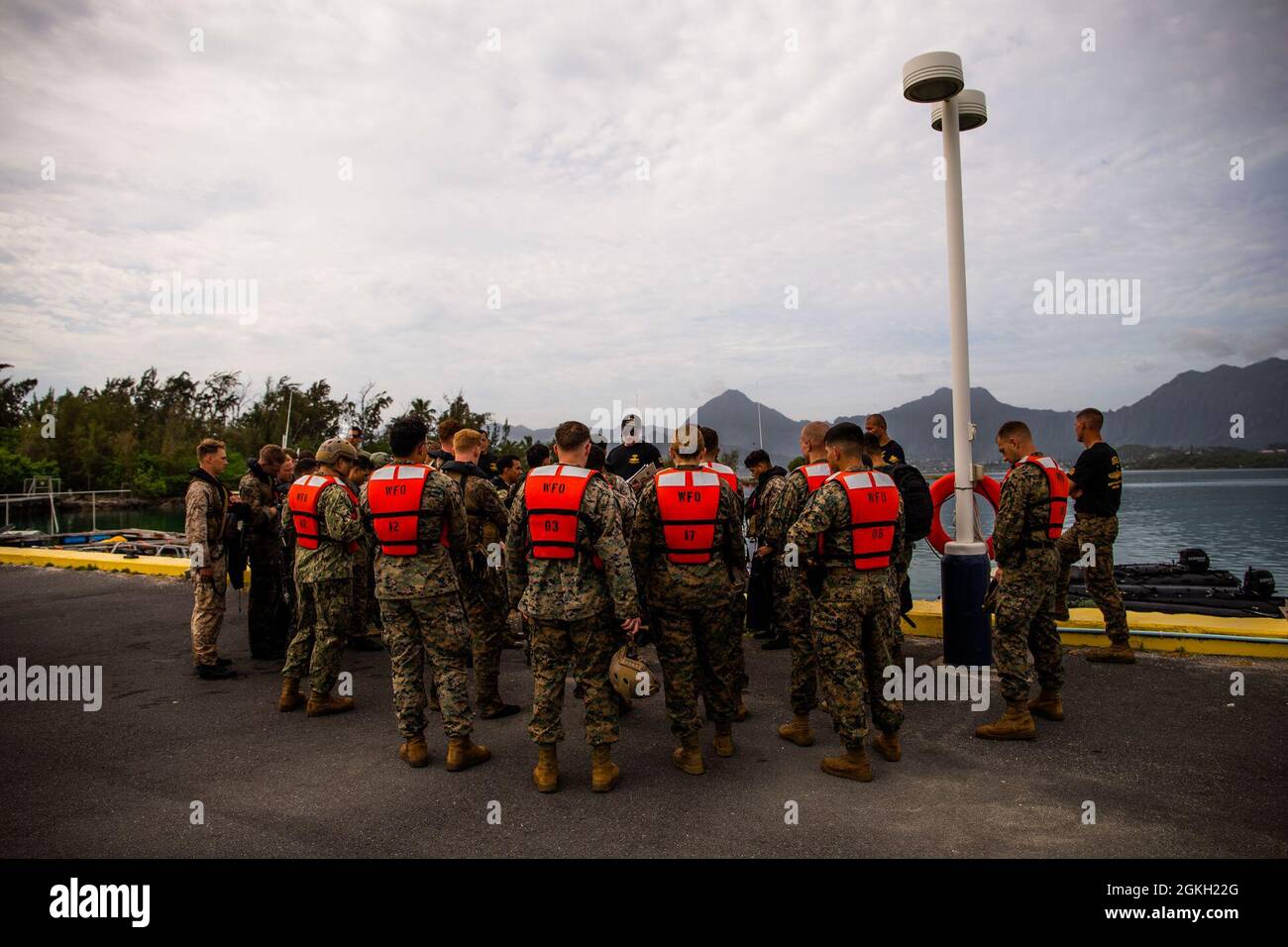 U.S. Marines from the Recon Leaders course, and Marines from ...