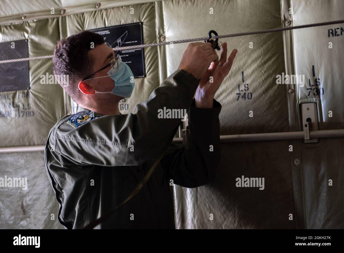 U.S Air Force Staff Sgt. Nickolas Peters, 37th Airlift Squadron ...