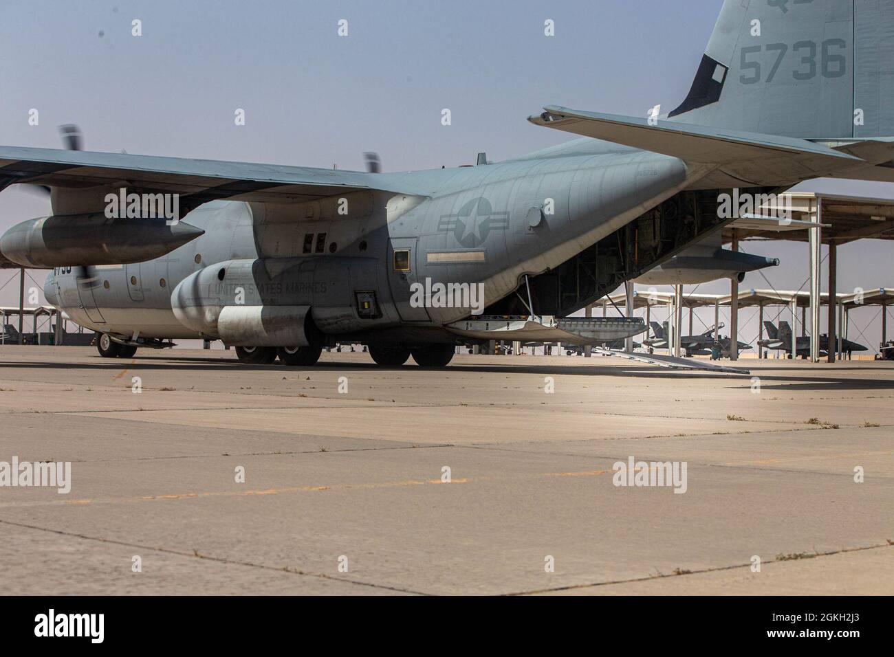 Aerial combat drills hi-res stock photography and images - Alamy