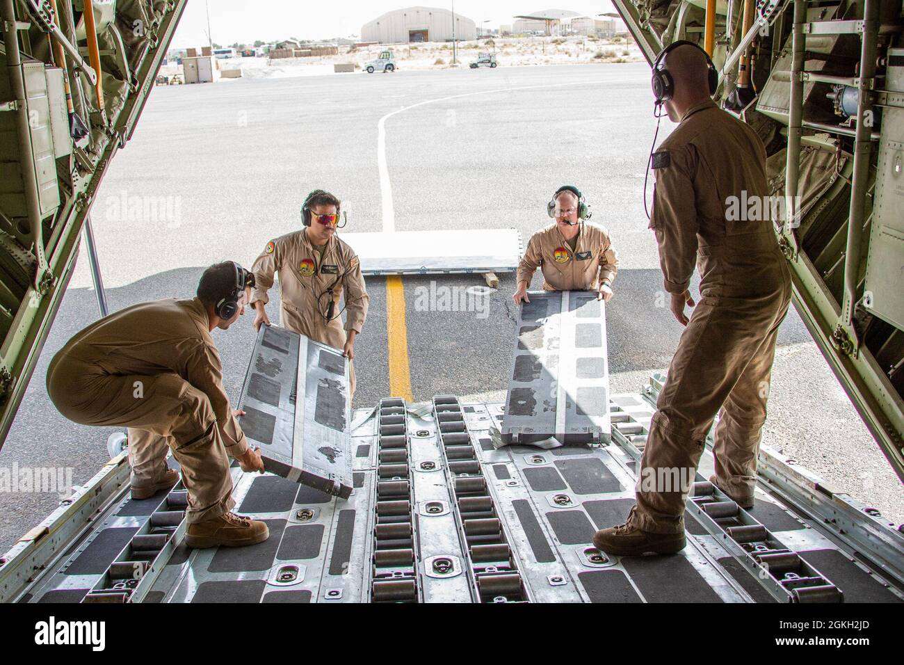 Aerial combat drills hi-res stock photography and images - Alamy