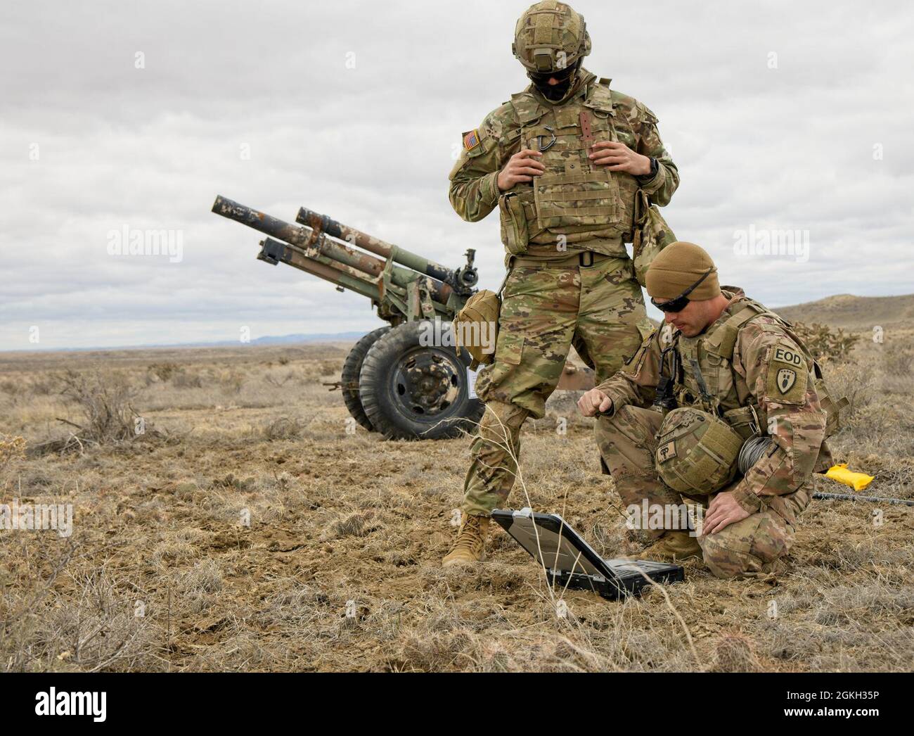 Sgt. Phillip Burson and Timothy Minton of the 79th EOD Bn., 752nd EOD ...