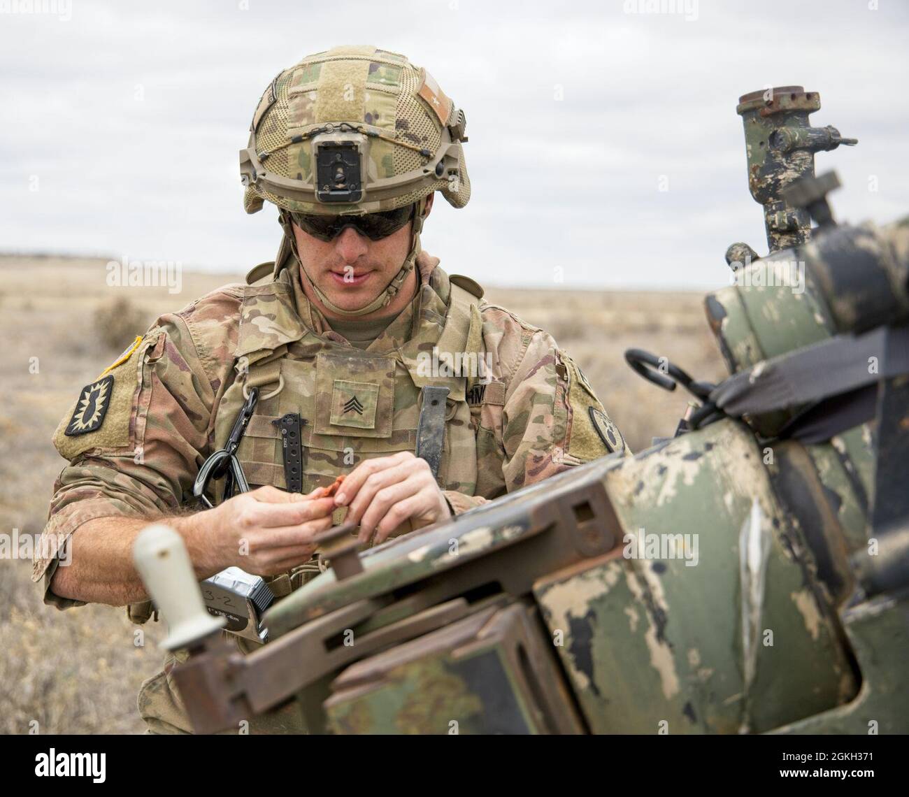 Sgt. Phillip Burson 79th EOD Bn., 752nd EOD Company prepares sealant to ...