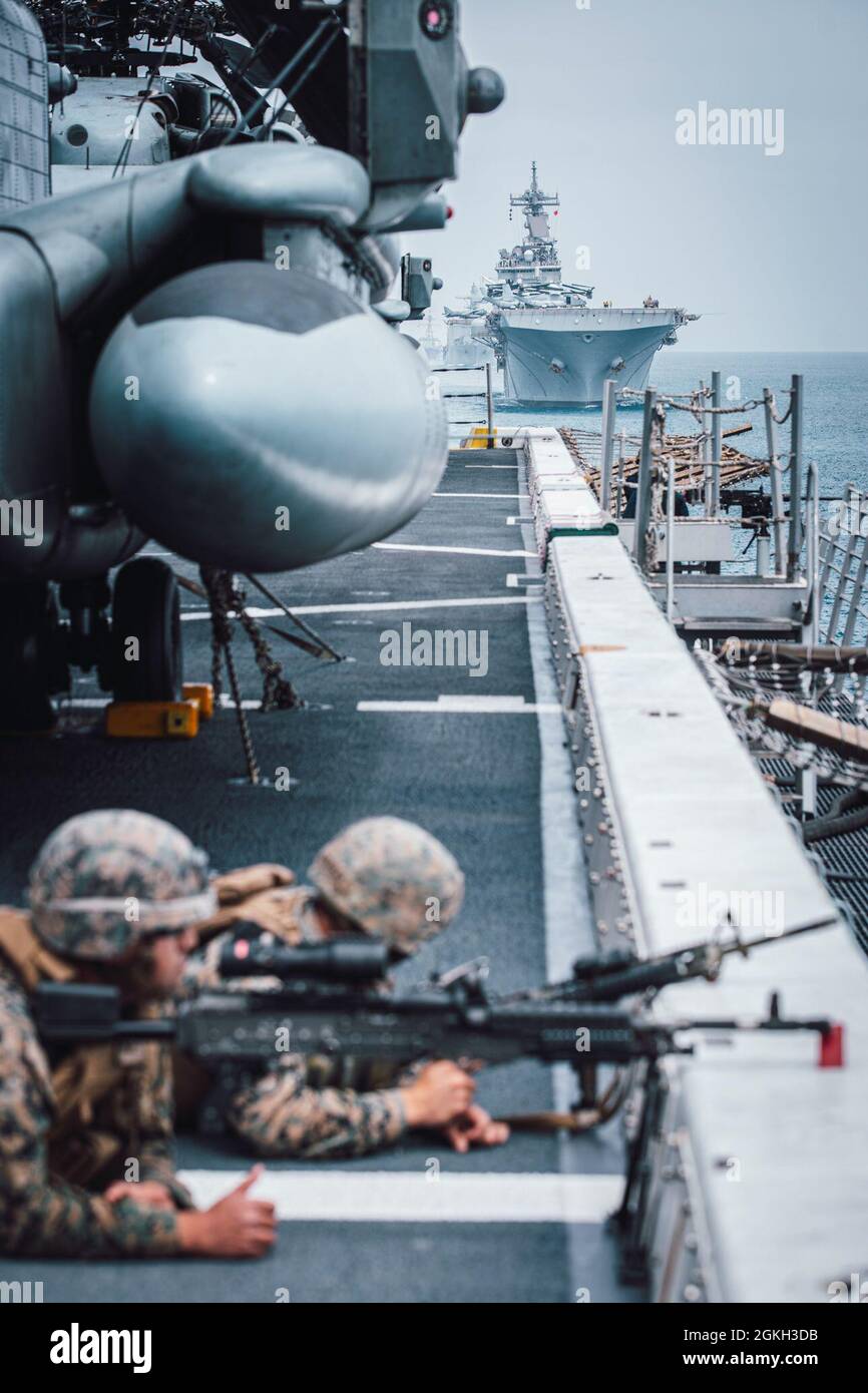 PACIFIC OCEAN (April 20, 2021) Amphibious assault ship USS Essex (LHD 2 ...