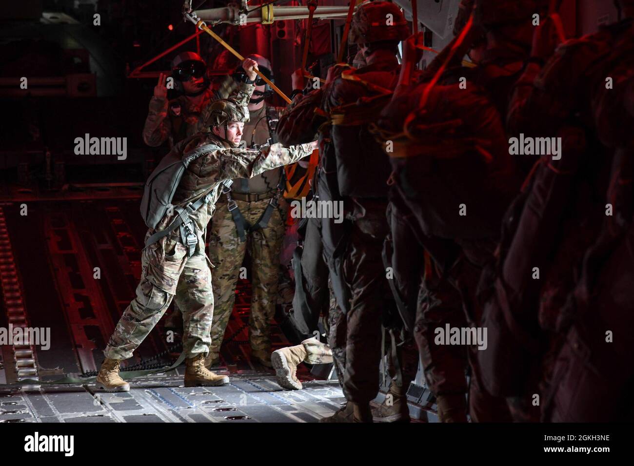 Soldiers assigned to the 82nd Airborne Division at Fort Bragg and ...