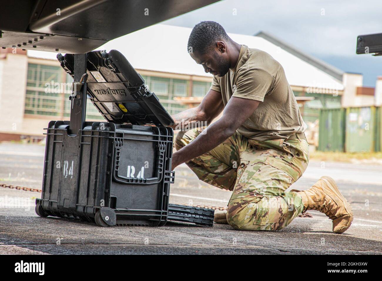 Soldiers of the 25th Combat Aviation Brigade perform routine ...