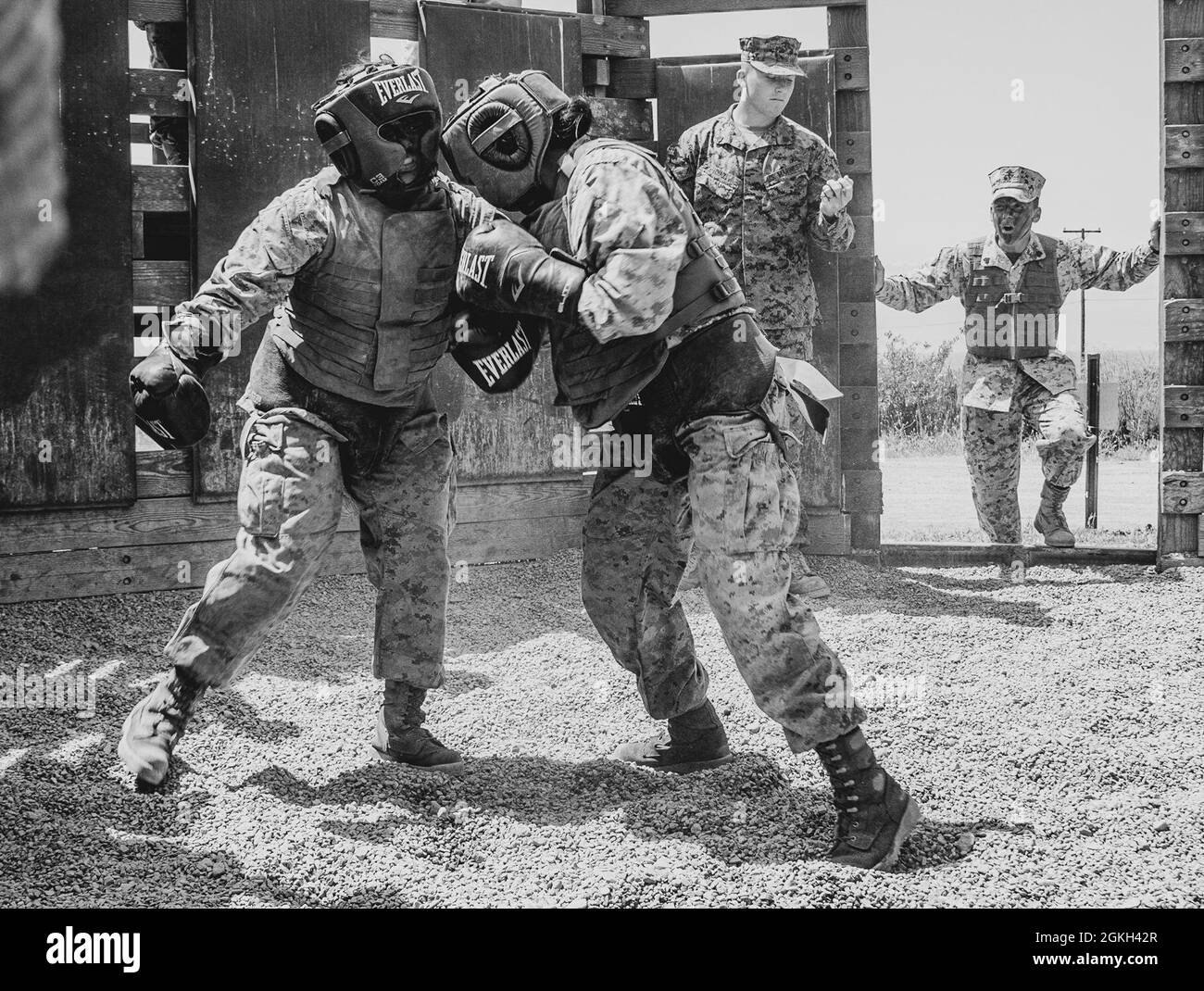 U.S. Marine Corps recruits with Lima Company, 3rd Recruit Training ...