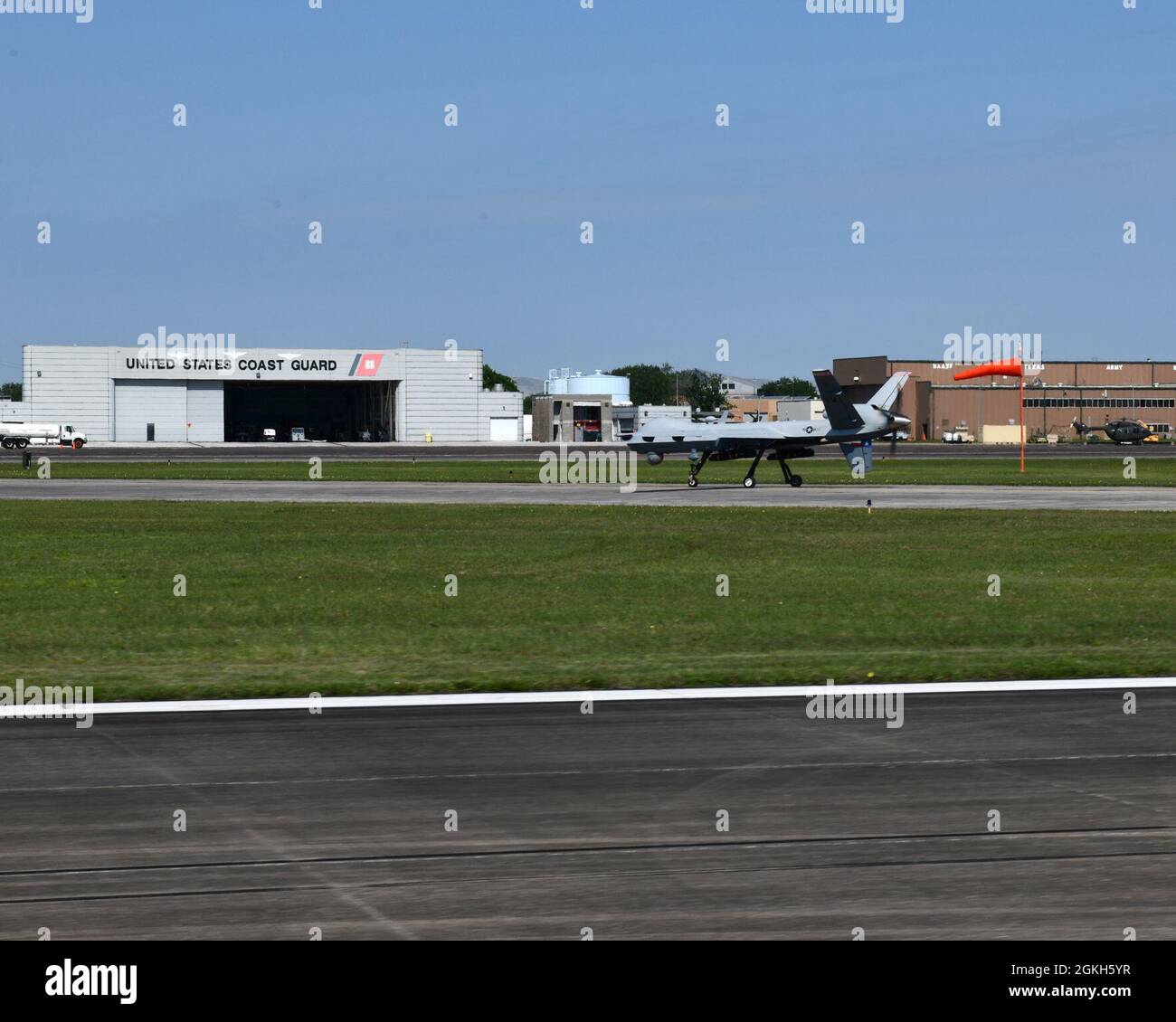 A 147th Attack Wing MQ-9 Reaper taxis before take off at Ellington ...
