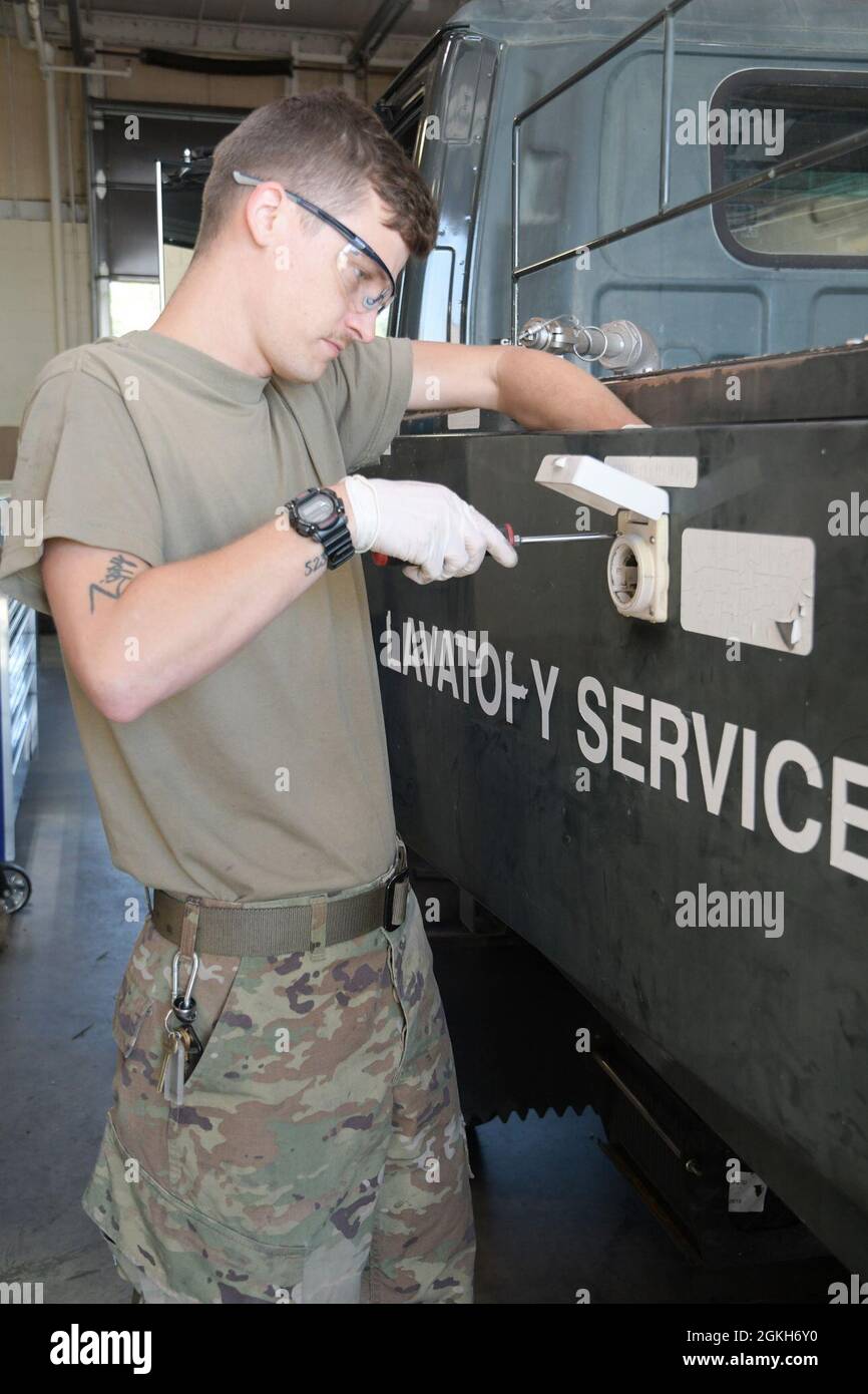 Lavatory service truck hi-res stock photography and images - Alamy