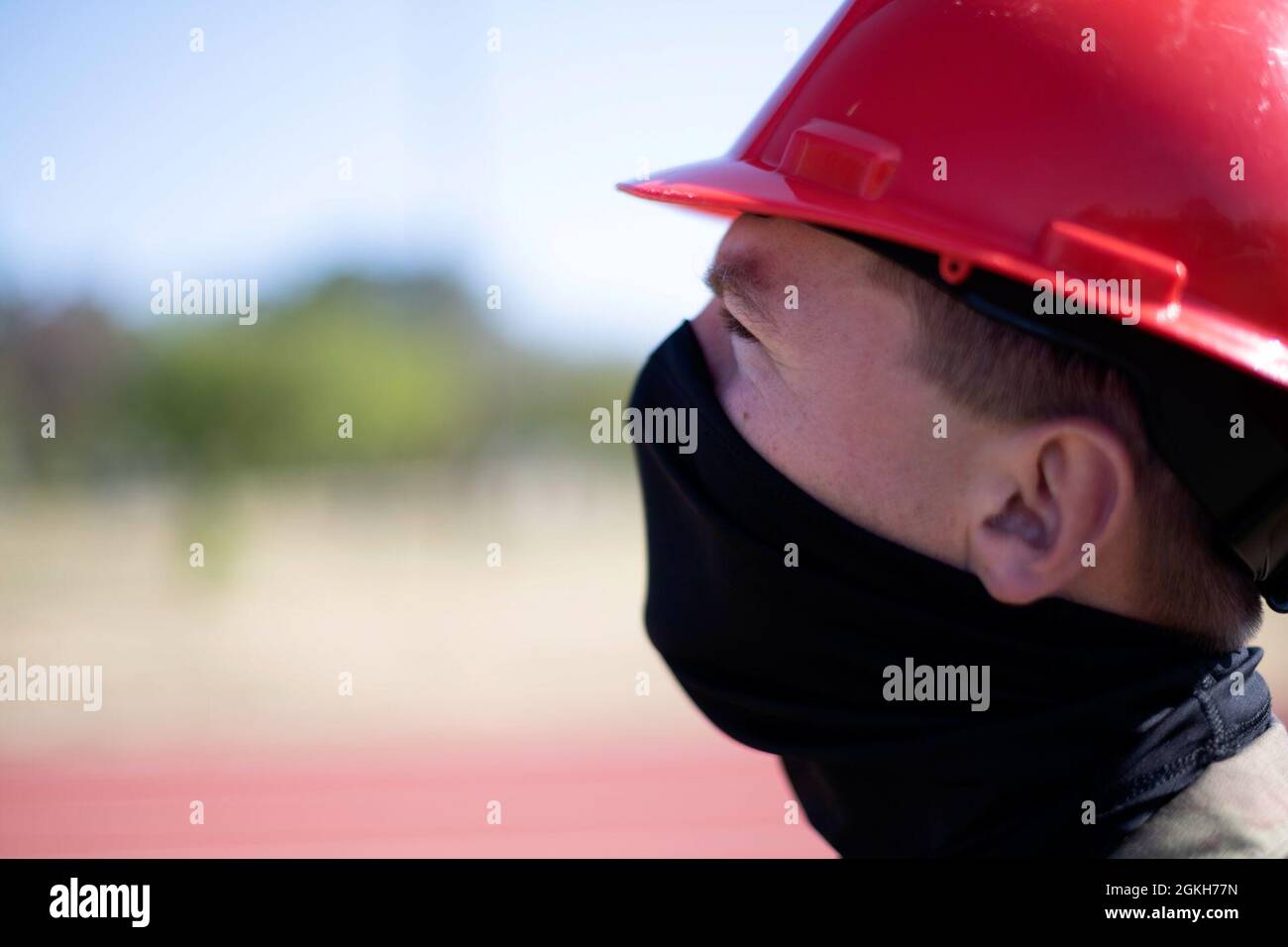 U.S. Air Force Staff Sgt. Nathan Kvinnesland, 60th Civil Engineer ...