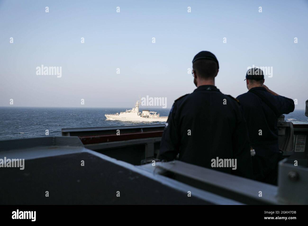 ENGLISH CHANNEL (April 21, 2021) Sailors aboard the Arleigh Burke-class ...