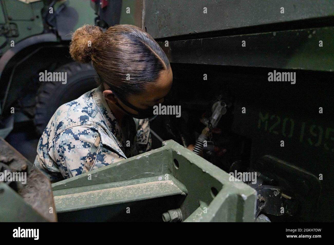 PACIFIC OCEAN (April 20, 2021) U.S. Marine Corps Lance Cpl. Jasmyne ...
