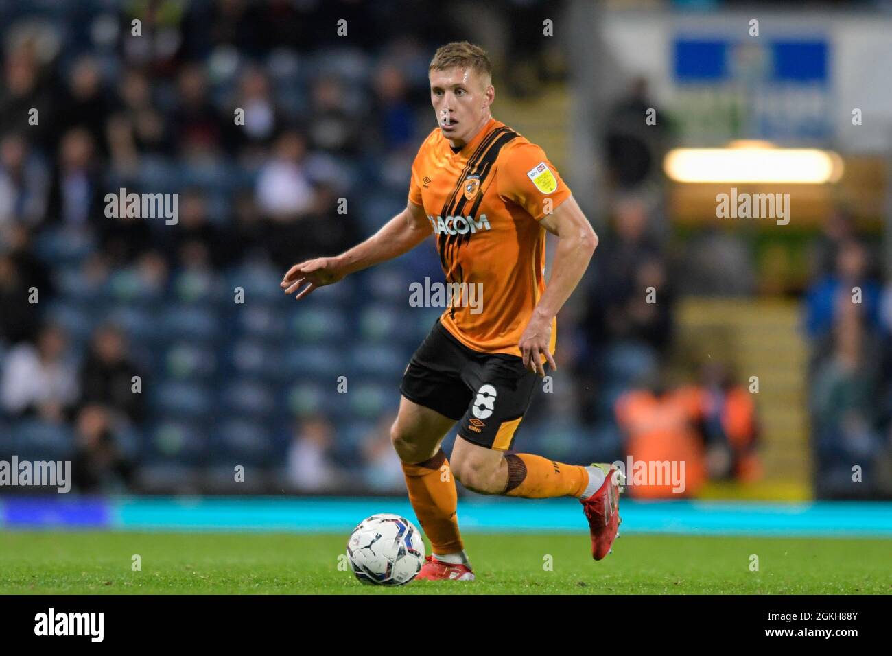 Greg Docherty #8 of Hull City runs with the ball Stock Photo - Alamy