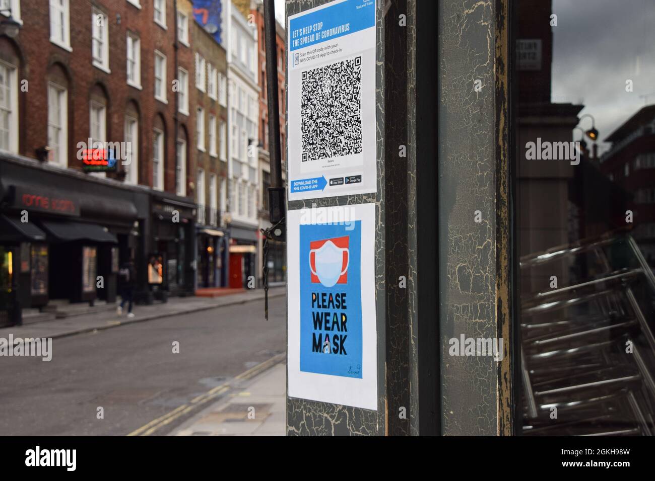 NHS Track and Trace QR code and face mask sign at a restaurant in Soho ...
