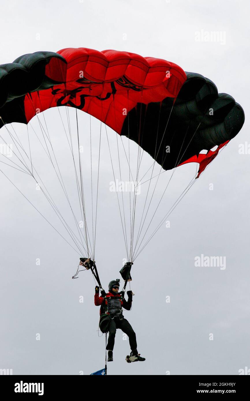 Sgt. 1st Class Sean O'Toole, parachute rigger, U.S. Army Special ...
