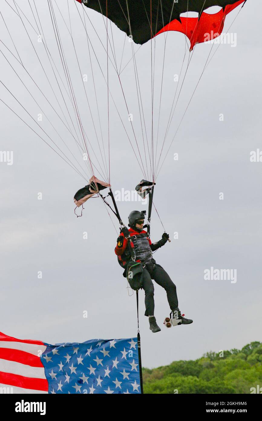 Sgt. 1st Class Sean O'Toole, parachute rigger, U.S. Army Special ...