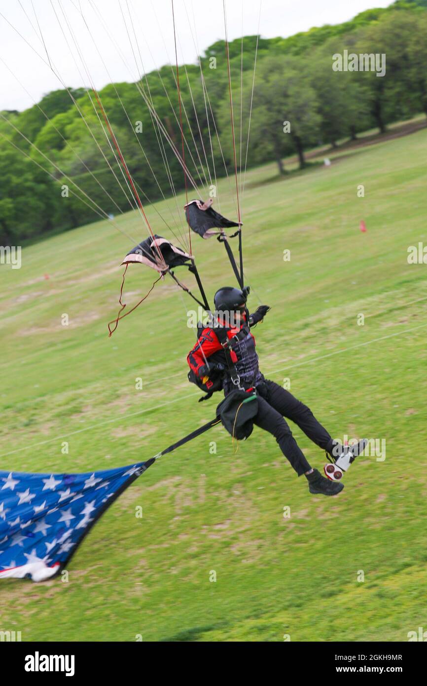 Sgt. 1st Class Sean O'Toole, parachute rigger, U.S. Army Special ...