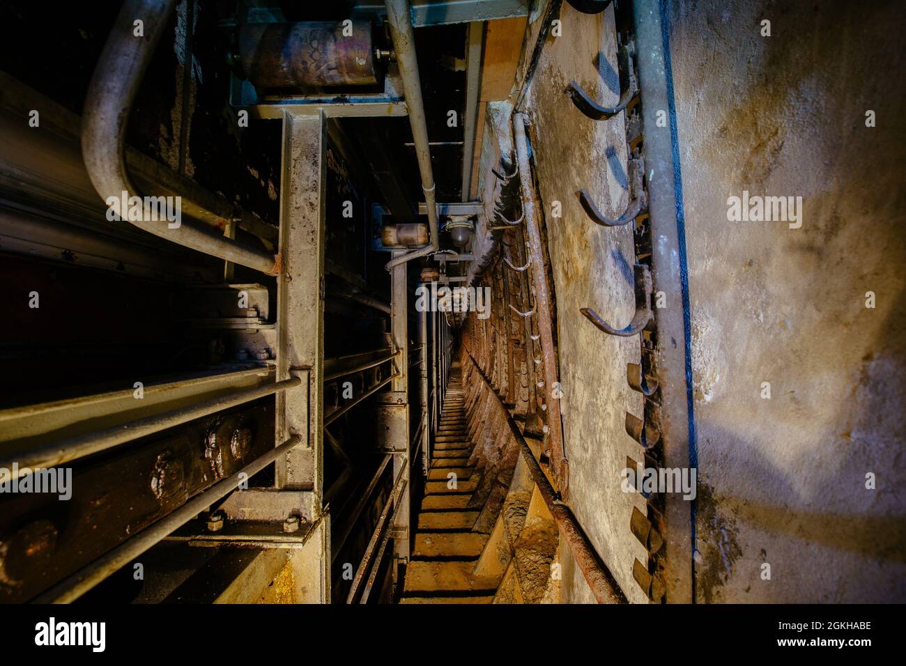 Old technical maintenance tunnel in the subway Stock Photo - Alamy