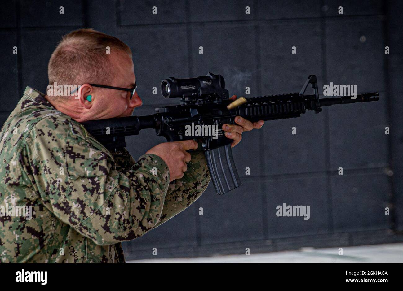 210422-N-NT795-300 SEAL BEACH, Calf., (April 22, 2021) Lt. Glen Rugaber ...