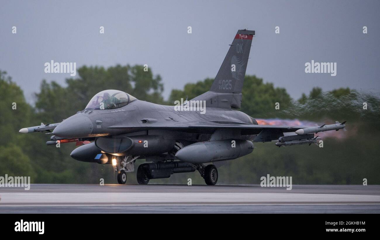 The 138th Fighter Wing conducts a week of night flying operations ...