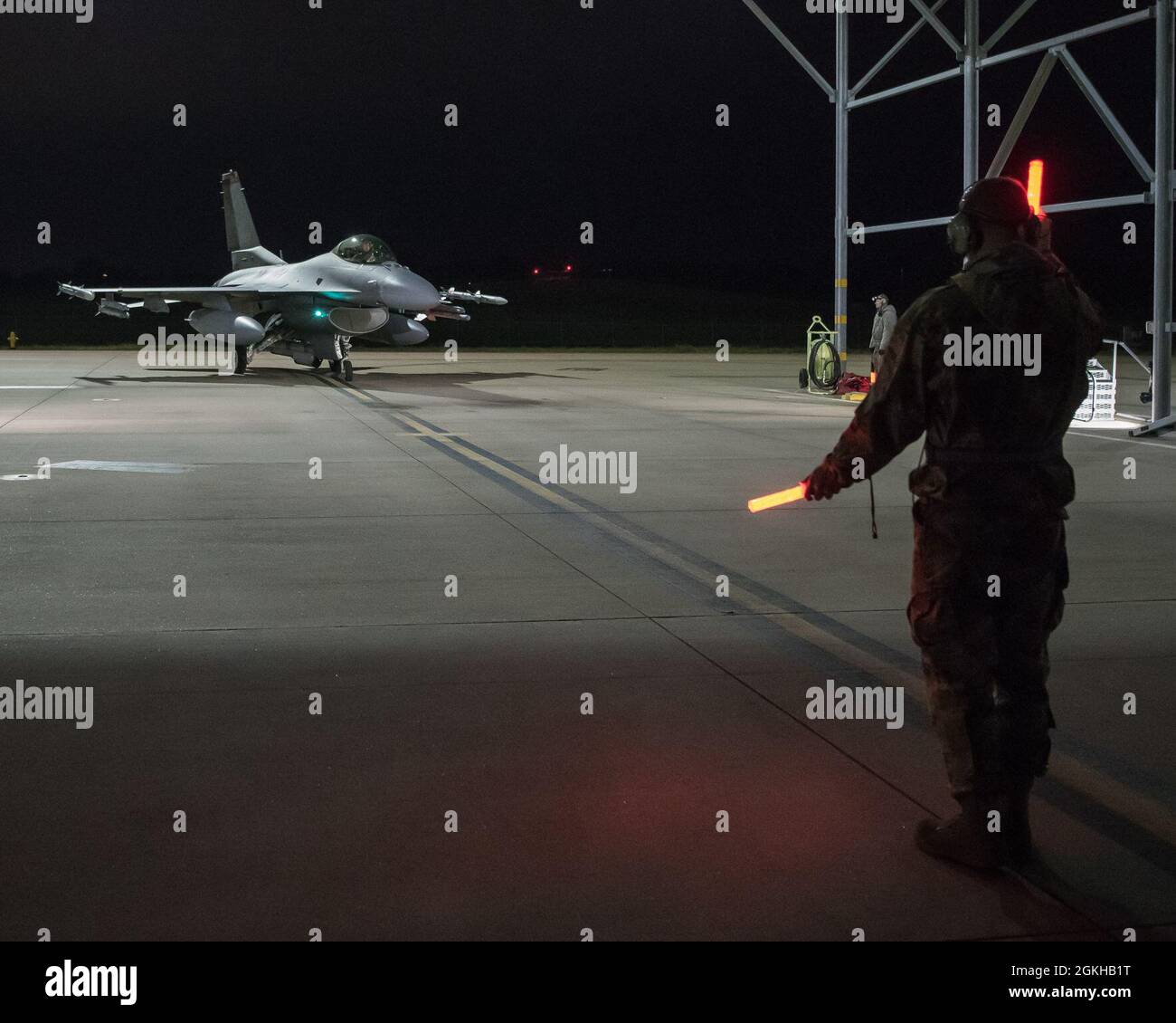 The 138th Fighter Wing conducts a week of night flying operations ...