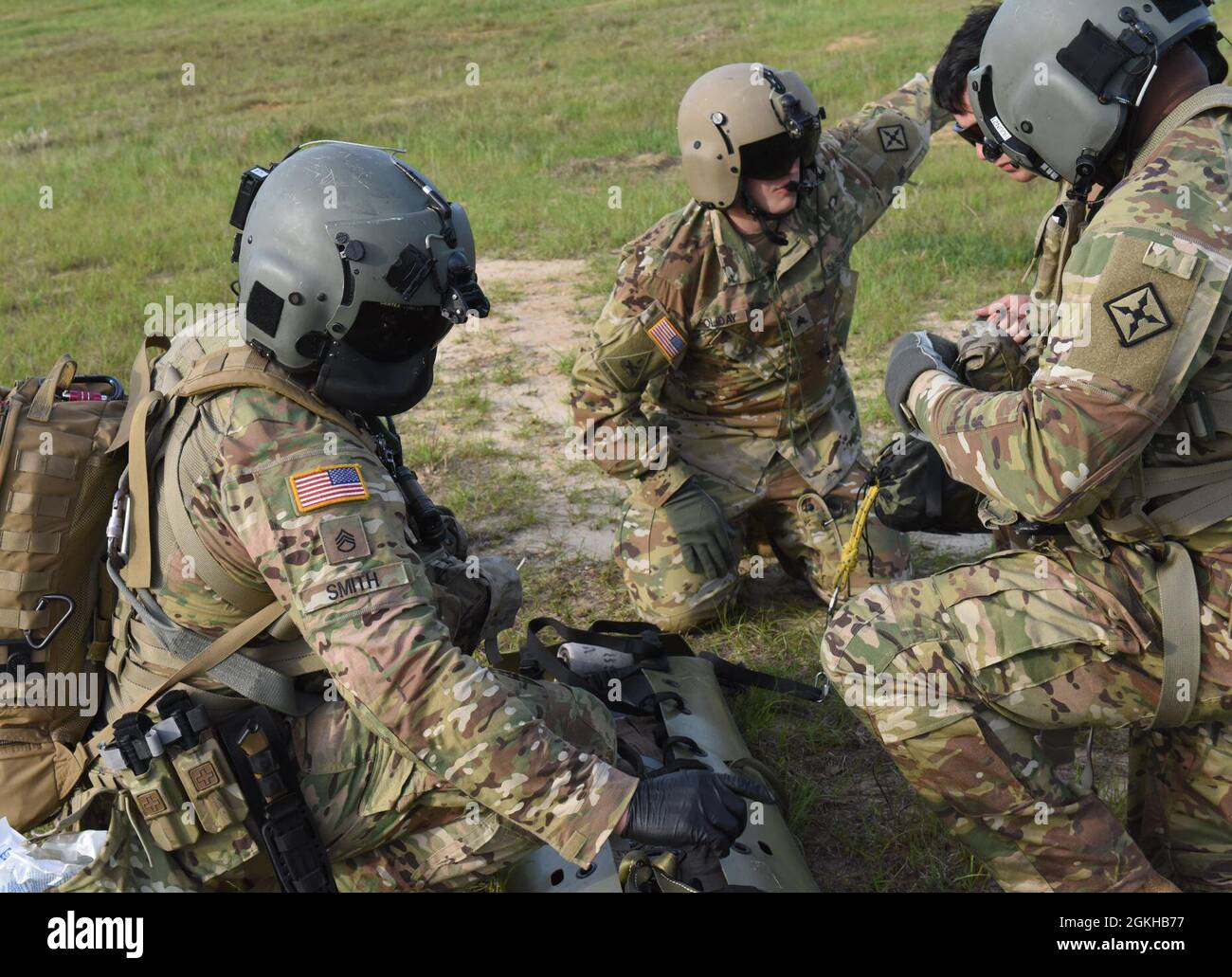 Soldiers with Company G, 3d Battalion, 238th Aviation Regiment ...