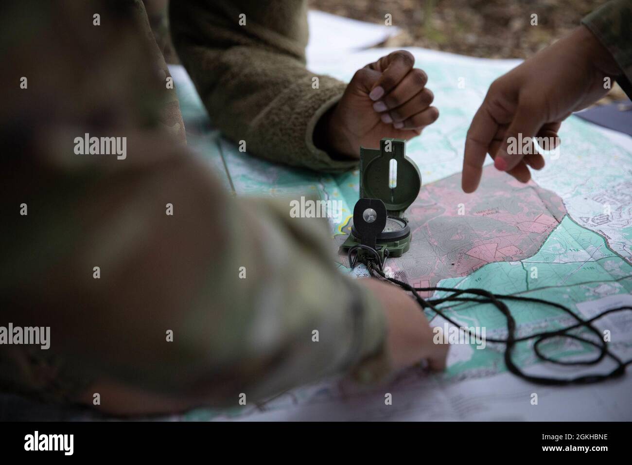 U.S. Army Soldiers with the Army Reserve Sustainment Command, plot ...