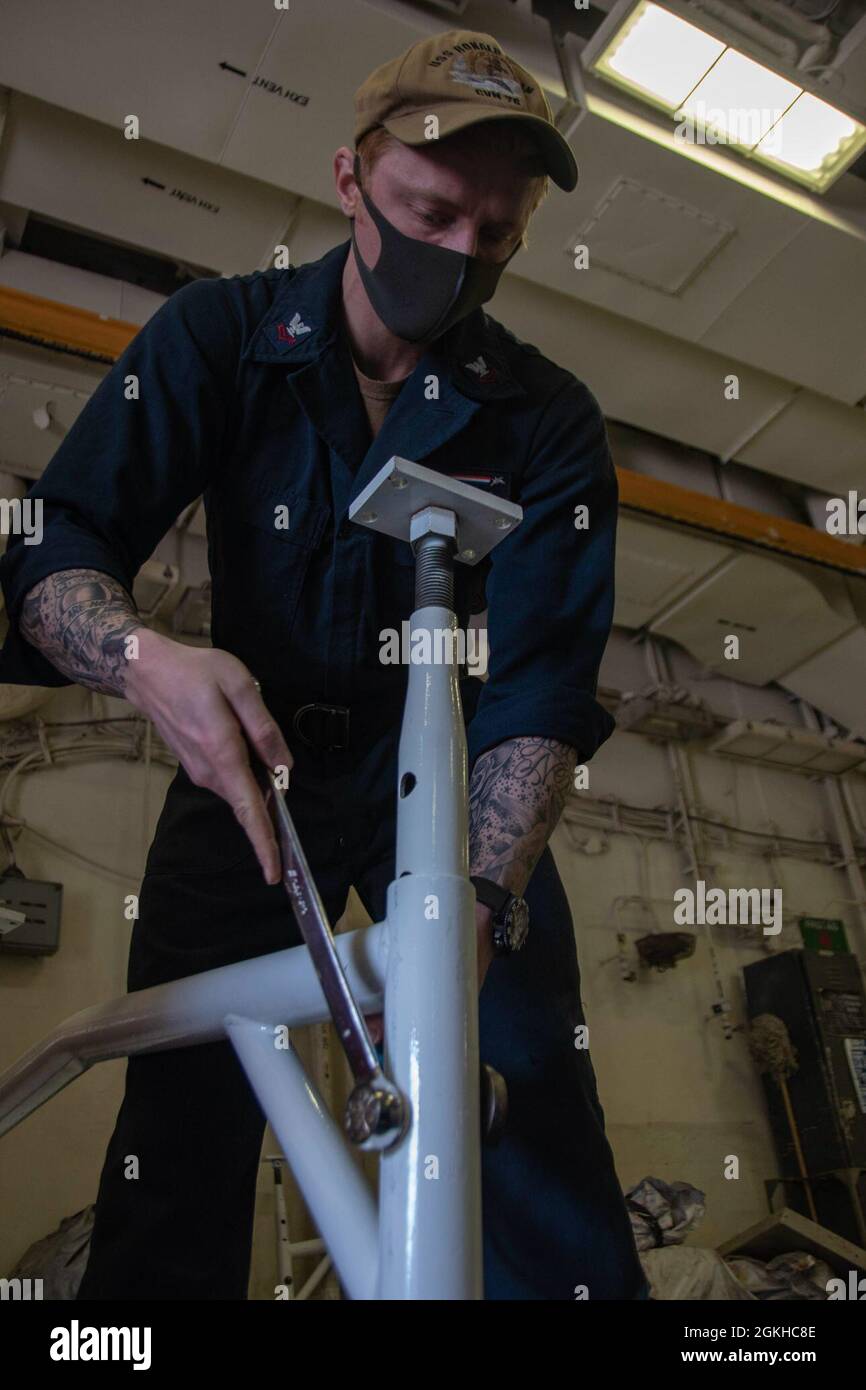 210422-N-WS494-1016 YOKOSUKA, Japan (April 22, 2021) Aviation Machinist ...