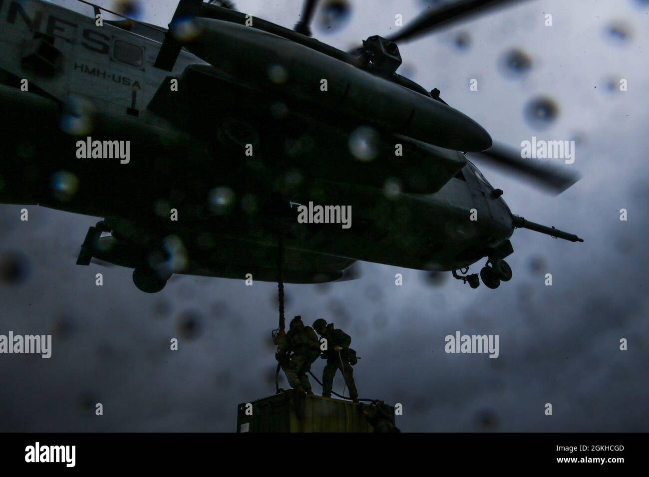 U.S. Marines with a Helicopter Support Team, Landing Support Battalion ...